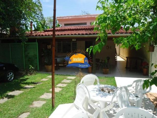 Linda casa no Centro da cidade à venda!