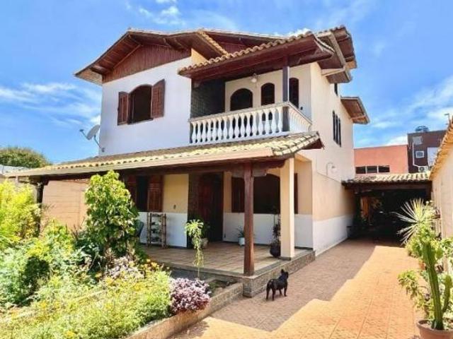 LINDA CASA NO CENTRO DE JUATUBA!