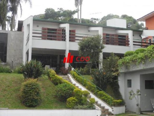 Linda Casa no Condomínio Chácara da Lagoa em Itapecerica com 4 dormitórios 570 área construída 6 vag