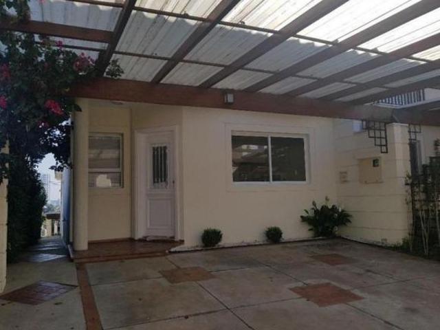 Linda Casa no Condomínio Giardino Campolim 178m²