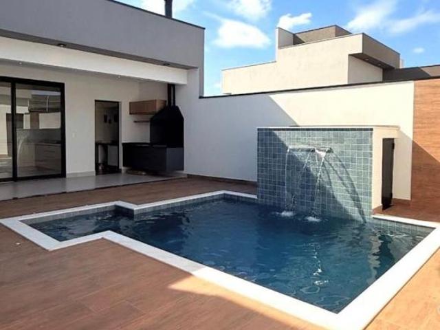 Linda casa no Condomínio Dona Maria Cândida em Indaiatuba com 3 suítes 195m