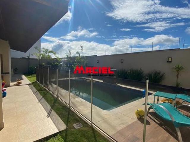 LINDA CASA NO CONDOMINIO JAGUARY