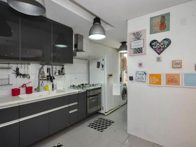 Linda Casa no Condomínio Town House Village com 108 m²!
