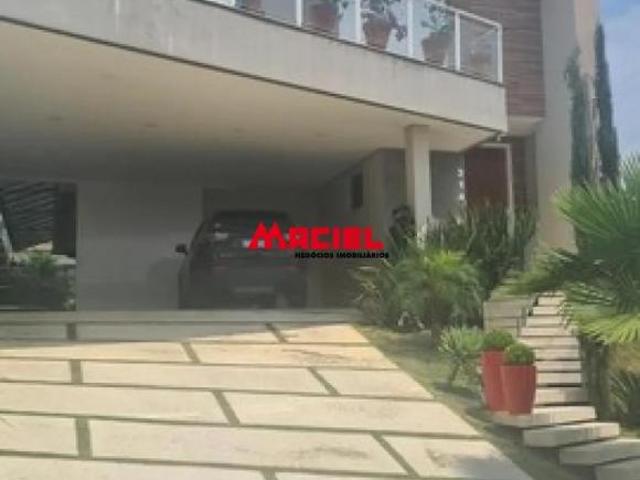 Linda casa no Condomínio Verana