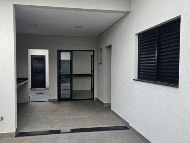 Linda Casa no Condomínio Villagio Wanel – Conforto e Estilo para sua Família!