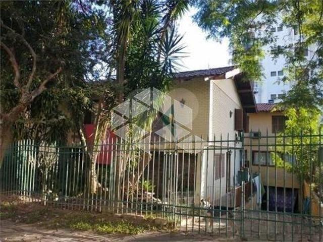 LINDA CASA NO CORAÇÃO DO BAIRRO TRISTEZA
