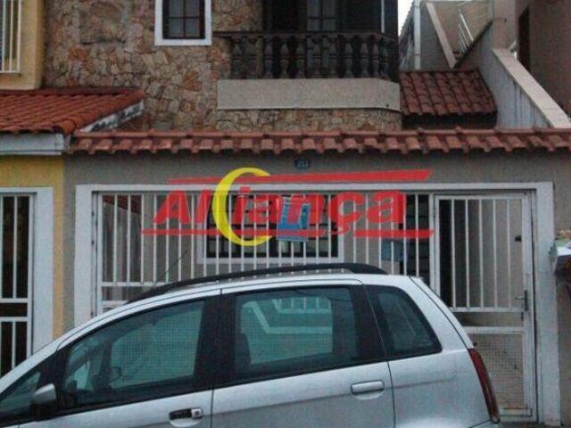 Linda casa no Gopouva com 3 Dormitórois, sendo 1 suíte, 2 vagas e dependência