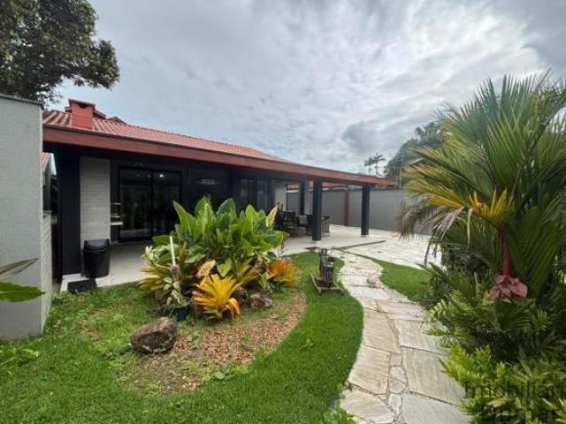 LINDA CASA NO ITAGUÁ COM 5 DORMS 240M2 E PISCINA