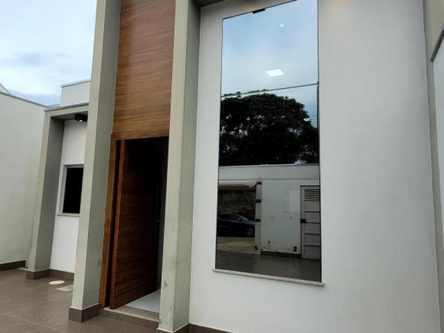 Linda casa no Ibituruna. 4 quartos, sendo um suíte closet. 190 m² de construção