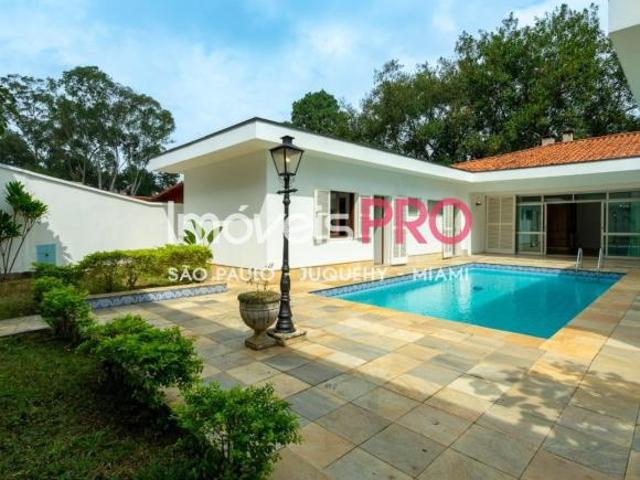Linda casa no Jardim Marajoara com piscina!