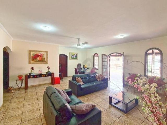 Linda Casa No Parque Jatai Votorantim de 440m²