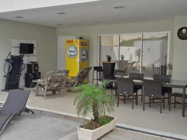 Linda Casa no Residencial Aldeia da Mata 3 Suítes, Piscina e 4 Vagas