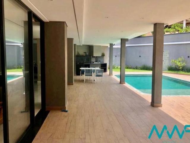 Linda Casa no Residencial Alphaville 5!