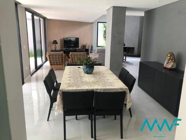 Linda Casa no Residencial Alphaville 5!