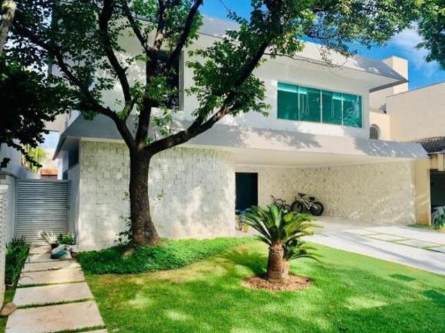 Linda casa no residencial 3 com 4 suítes, amplas vagas de garagem, 400 m² de áre
