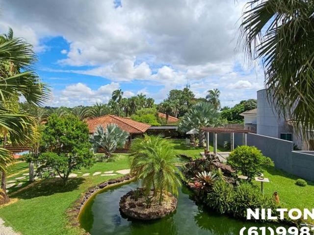 Linda casa no SMPW Q. 13