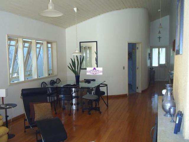 Linda casa no Sp2 totalmente térrea e com vista permanente para a área de preservação
