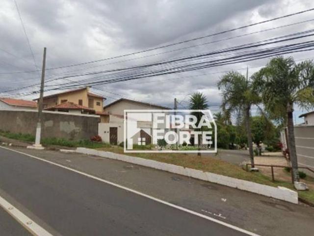 Linda casa no Taquaral em bolsão tranquilo 4 dormitórios sendo 3 stes