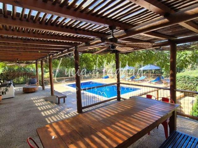 Linda casa no Veleiros de Ibiúna