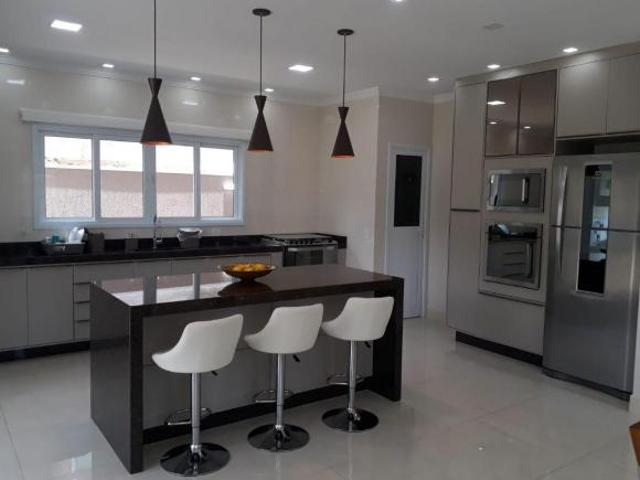 linda casa nova com fino acabamento em condominio fechado