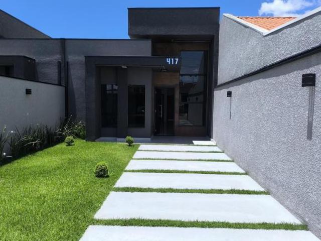 Linda Casa Nova com Piscina e Pé Direito Duplo – Alto Padrão!