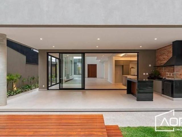 Linda casa nova Genesis I