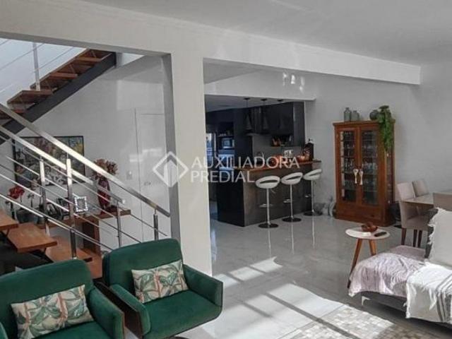 Linda casa nova e pronta para morar