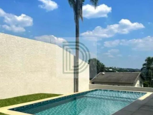 LInda casa Novinha Granja Vianna Golf Village! Moderna