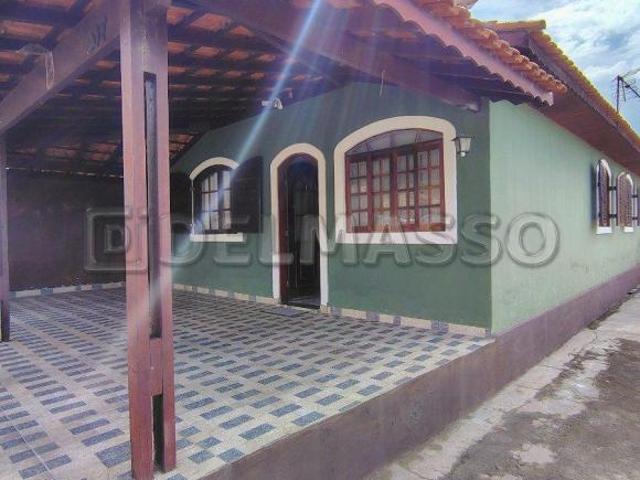 Linda casa a 1 km do centro!