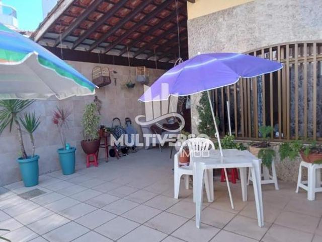 Linda Casa a 400 metros do Mar ! Vila Tupi !