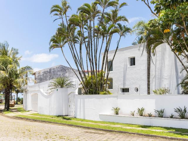 Linda Casa a 50m da Praia com Churrasqueira e Jardim