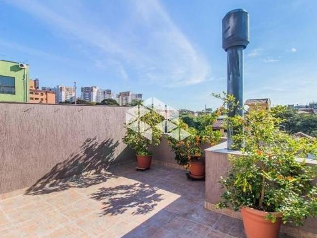 LINDA CASA À VENDA 3D COM PISCINA