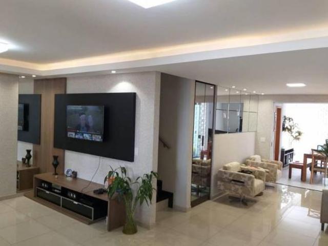 Linda Casa a Venda