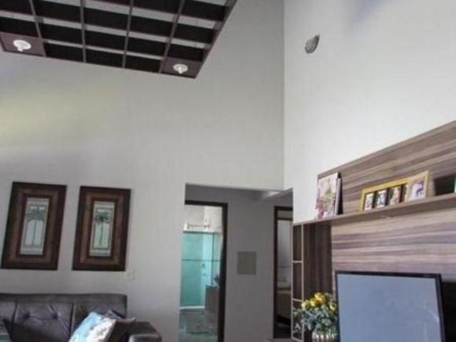 Linda Casa a Venda