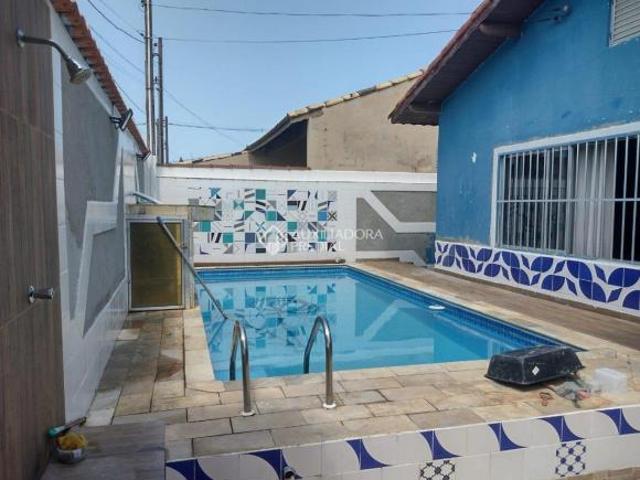 Linda Casa à Venda 4 dormitórios piscina Itanhaém
