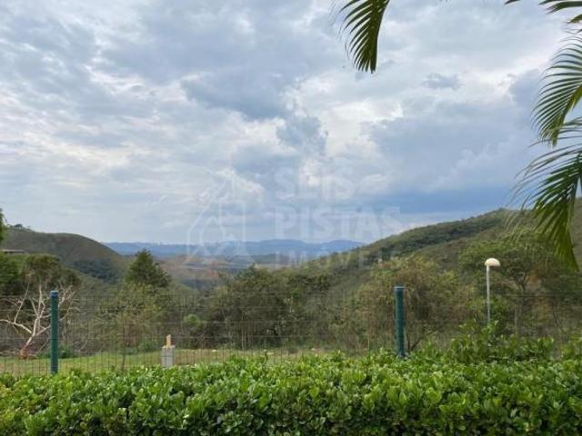 Linda Casa a venda 525 m² de área construída 4 Suítes Quintas do Morro