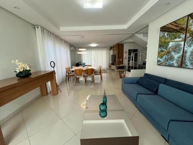Linda Casa a Venda