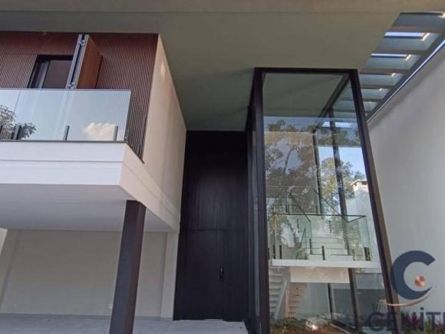 Linda Casa à venda, 5 Suítes, Lazer e bosque privativo 842m2 COND,VINTAGE