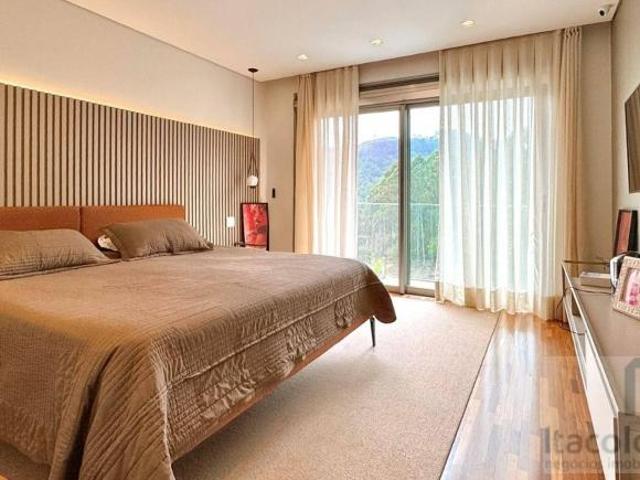 Linda casa a venda com vista