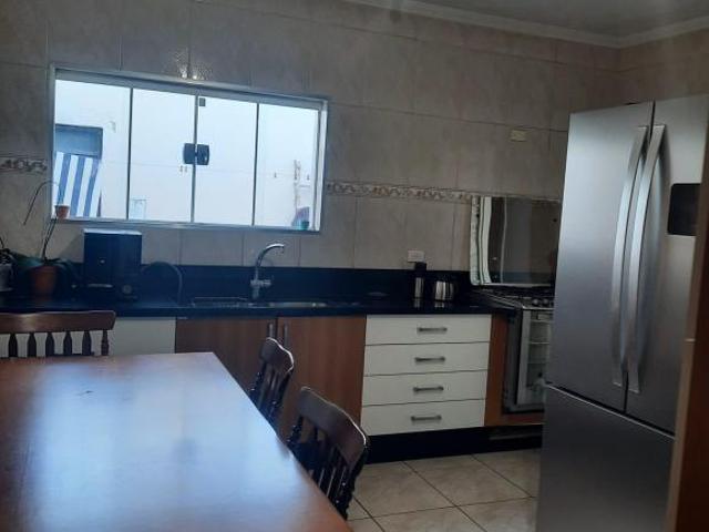 Linda casa à venda com 260M² com ótima localização