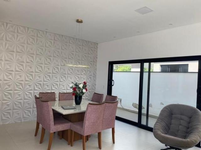 Linda Casa à Venda com 4 Suítes Conforto e Elegância em Araçoiaba da Serra