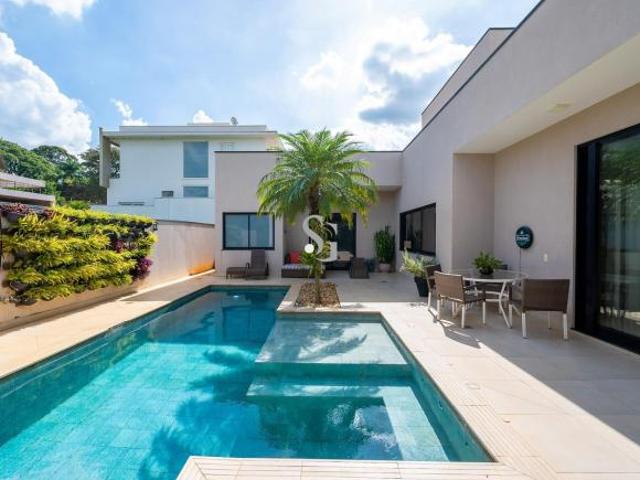 LINDA CASA À VENDA CONDOMÍNIO PRÓXIMO AO COLÉGIO PORTO SEGURO EM VALINHOS/SP