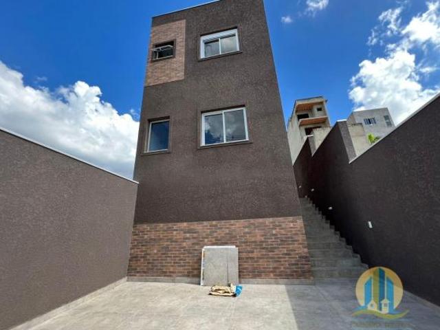Linda casa a venda em condomínio