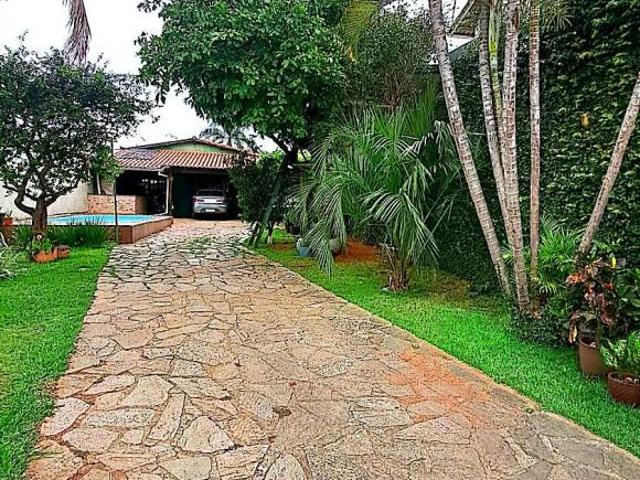 Linda Casa a venda em Condomínio Fechado Segurança e Conforto para sua Familia