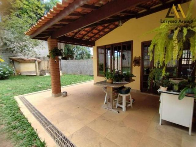 Linda Casa a Venda em Condomínio, no bairro dos Pereiras, Cotia/Sp