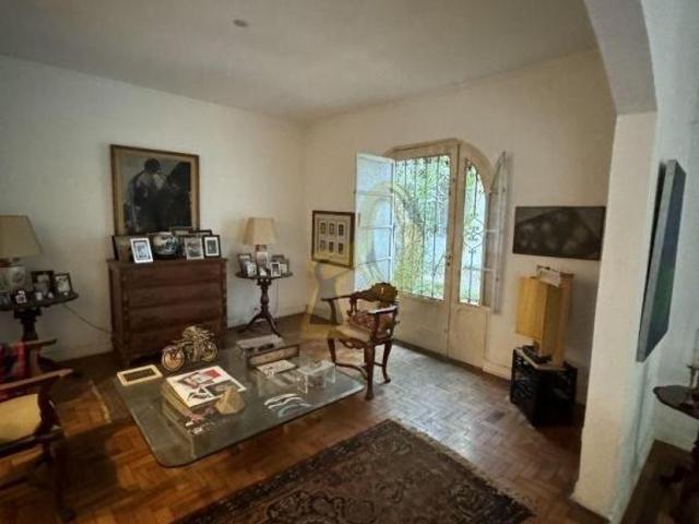Linda Casa à Venda em Alto de Pinheiros
