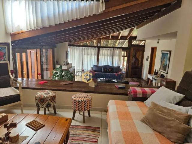 Casa à Venda – Alphaville 10, São Paulo/SP