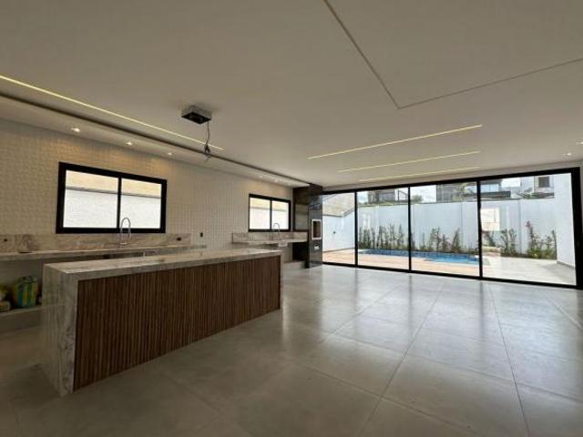Linda Casa à Venda em Alphaville Nova Esplanada!