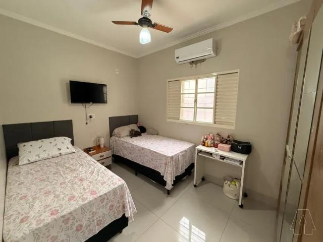 Linda casa à venda em Araçatuba
