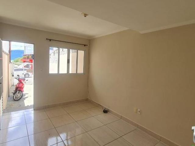 Linda casa à venda em Bragança Paulista SP, Jardim Águas Claras! 2 quartos, 1 sala, 2 banheiros, 2 v